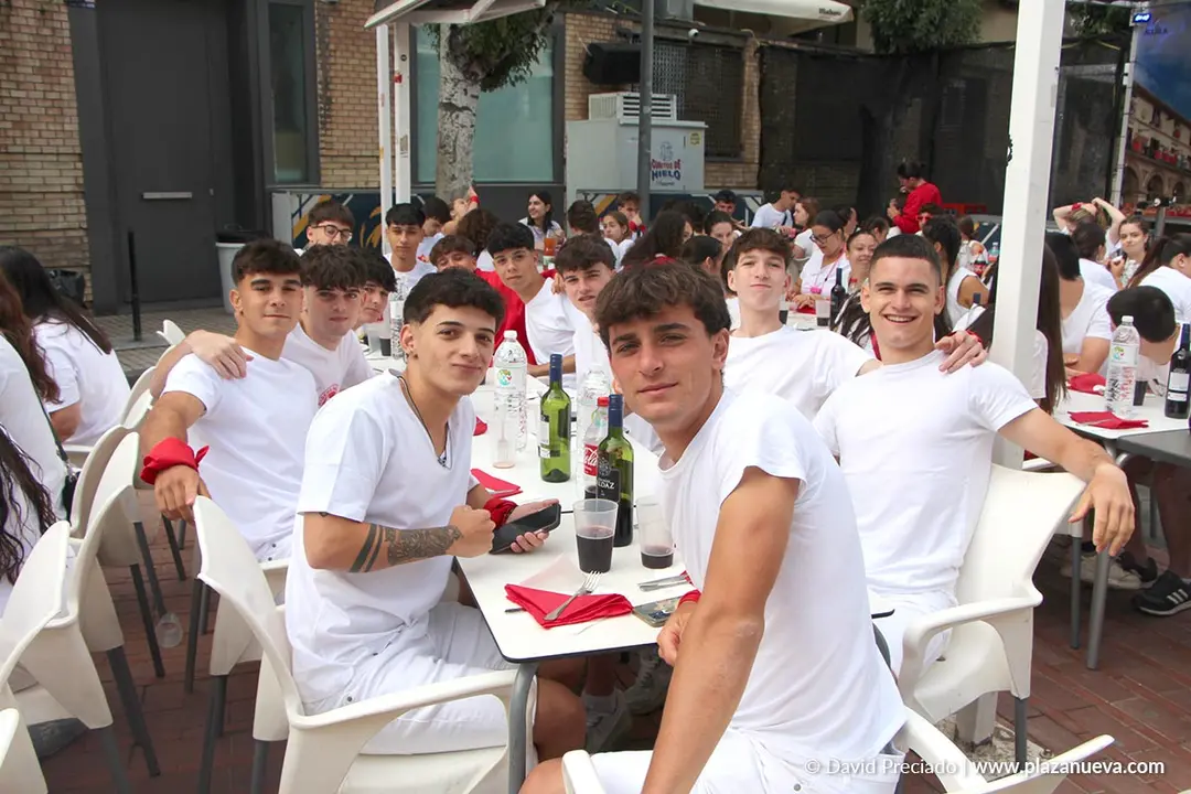 Así fue el cohete de las Fiestas de Tudela 2025 con Protección Civil ...